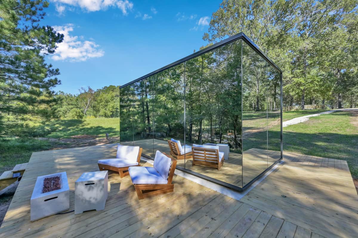 ÖÖD Texas Mirror House (Houston) - Vacation Home in Coldspring