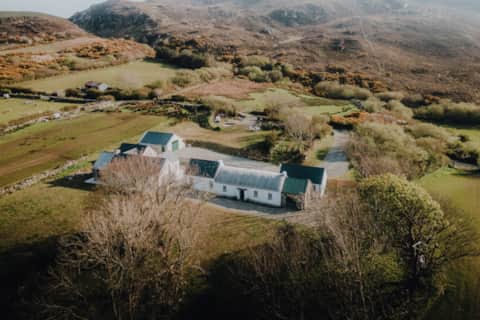 Home [www.irishthatchedcottage.com]