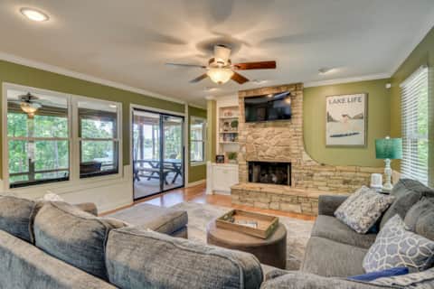 Cozy Lakefront Escape with Views Boat Dock! - Vacation Home in Modoc