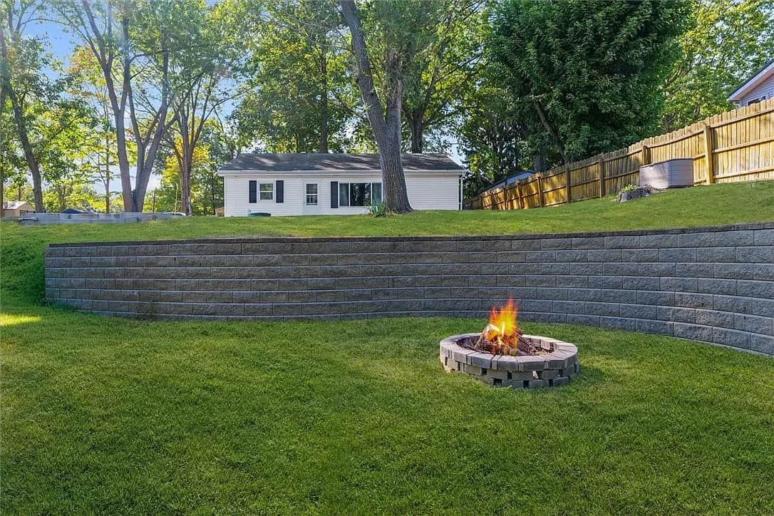 Home [lakemattoonhideaway.lodgify.com]