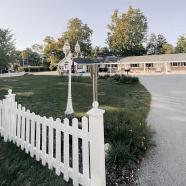 Home [www.themapletreeinn.com]