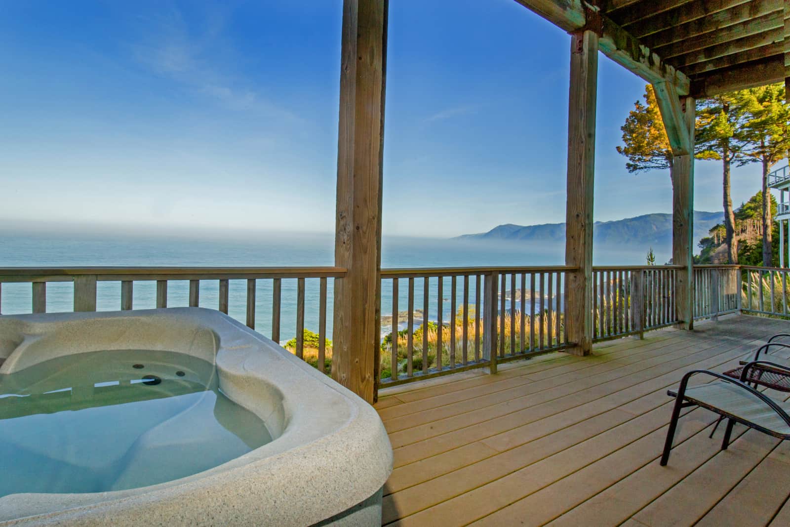 Shelter Cove, CA | Oceanview Vacation Rentals | Private Hot Tub ...