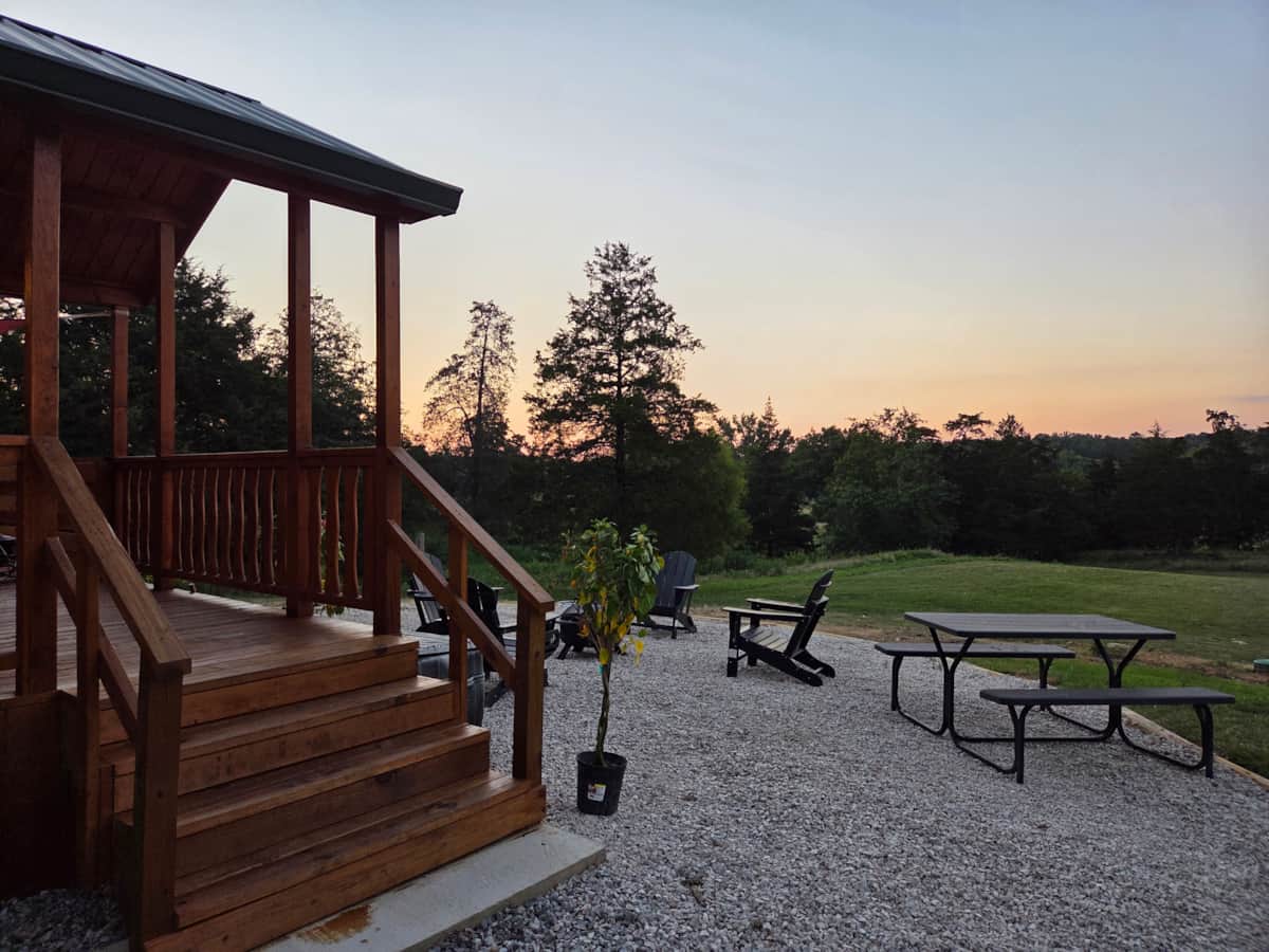 Flint Rock Cabins - The Spear - Cabin in Lonsdale