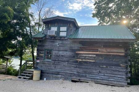 Rustic River Cabin 6 - Cabin in Savanna