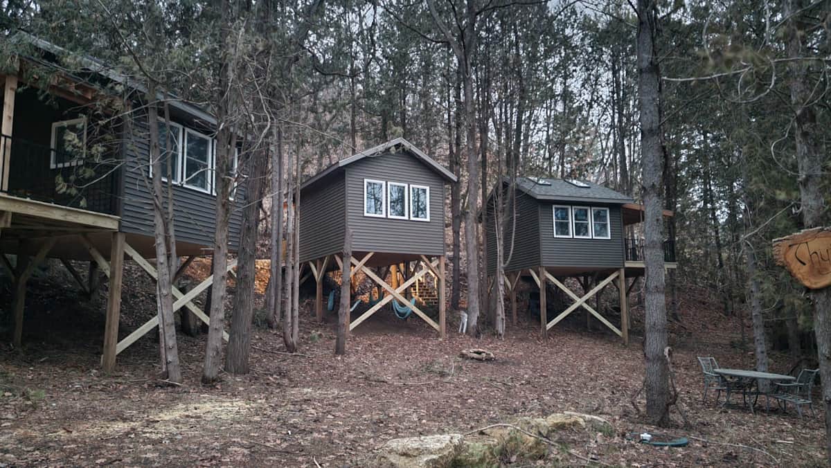 Three Treehouse Cabins in the Bluff Woodlands - Cabin in Elba