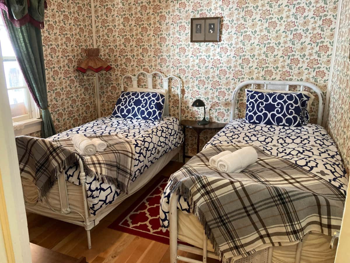 Room 2 - St. George Hotel - Hotel in Barkerville