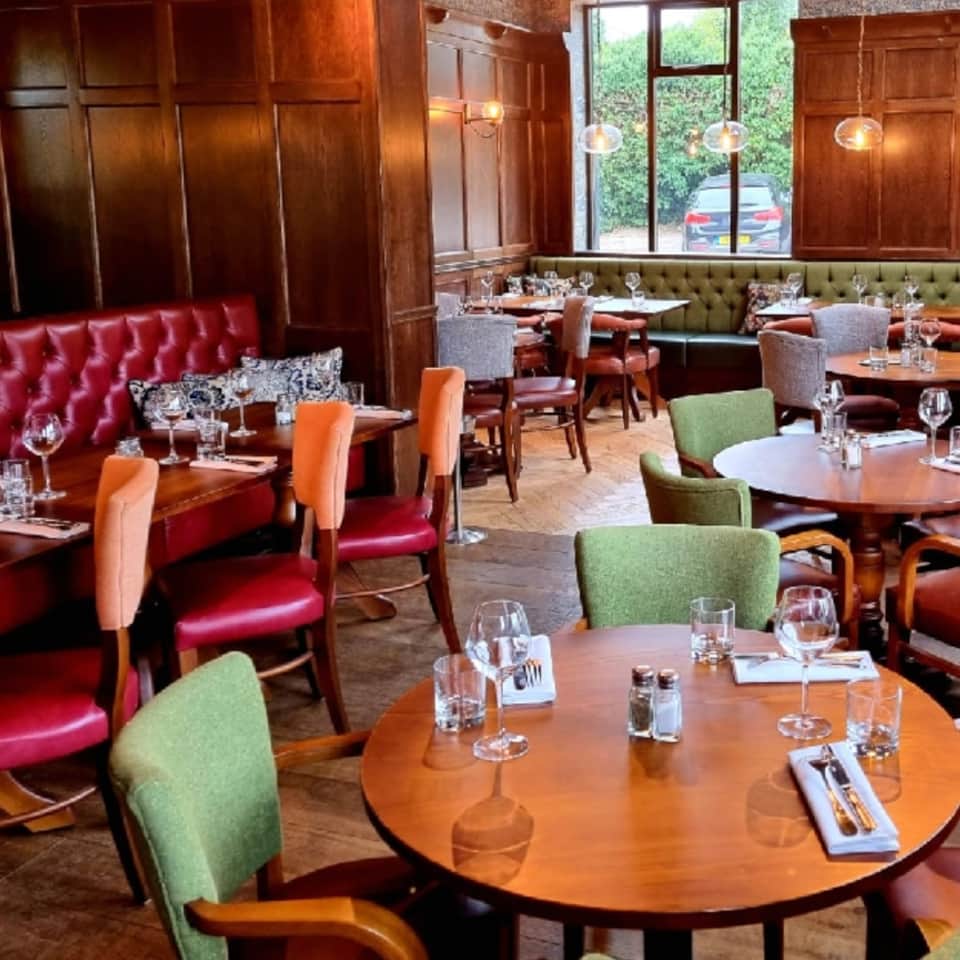 Grand Junction Arms | Chiltern Canal Boat Holidays