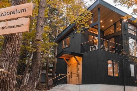 Hakuba Arboretum — Luxury Chalet in Forest Setting - Cabin in Hakuba
