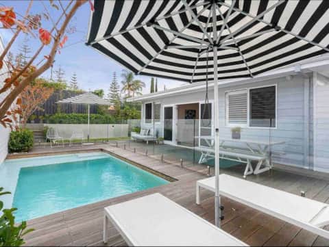 The Cottesloe Beach House - Pool + 5min to beach - Vacation Home in ...