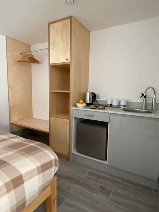 Heath Lobelia - Flimwell Park Lodges - Room in Ticehurst