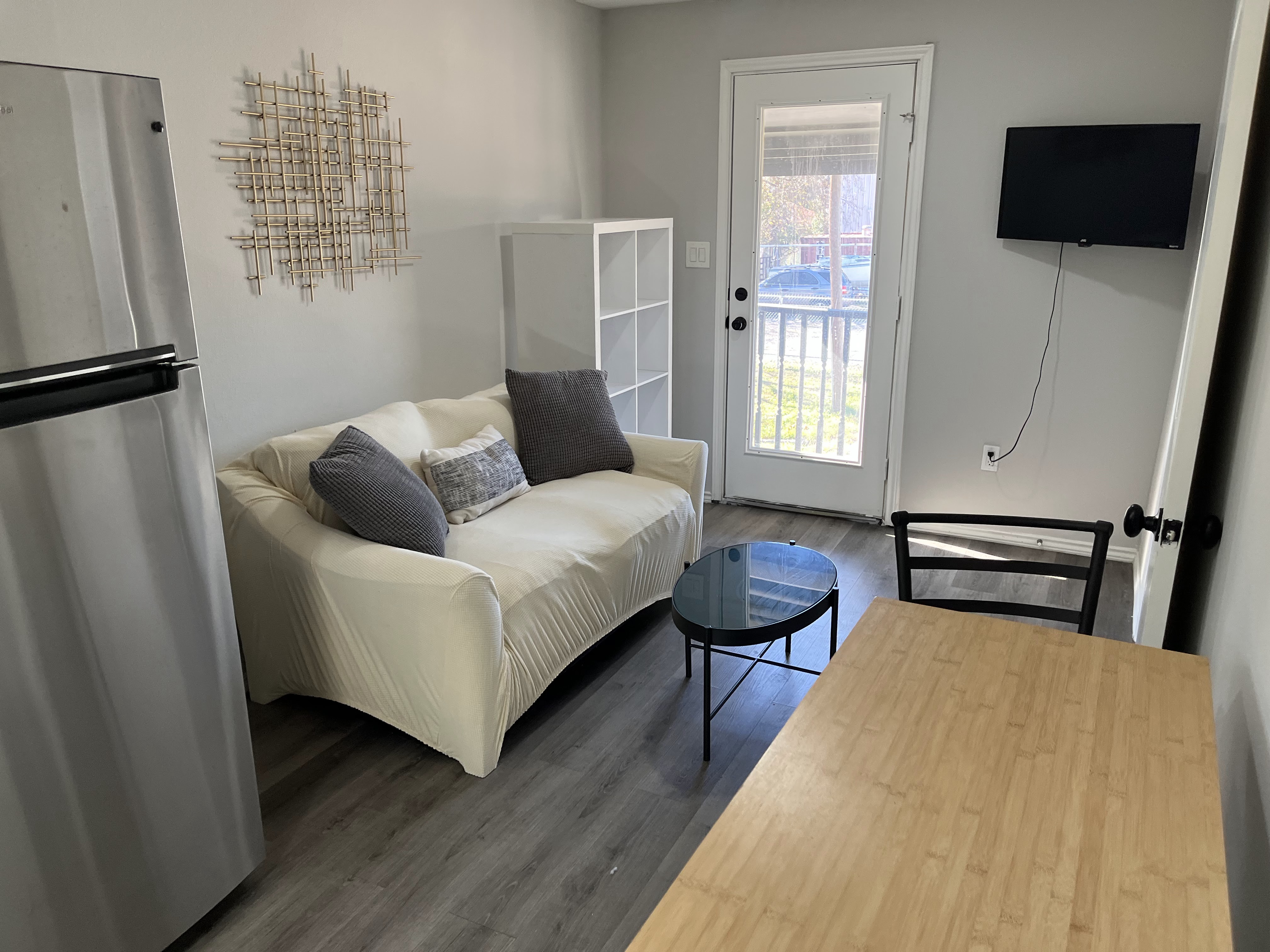 Quaint One Bedroom Conveniently Walkable - Houston, TX
