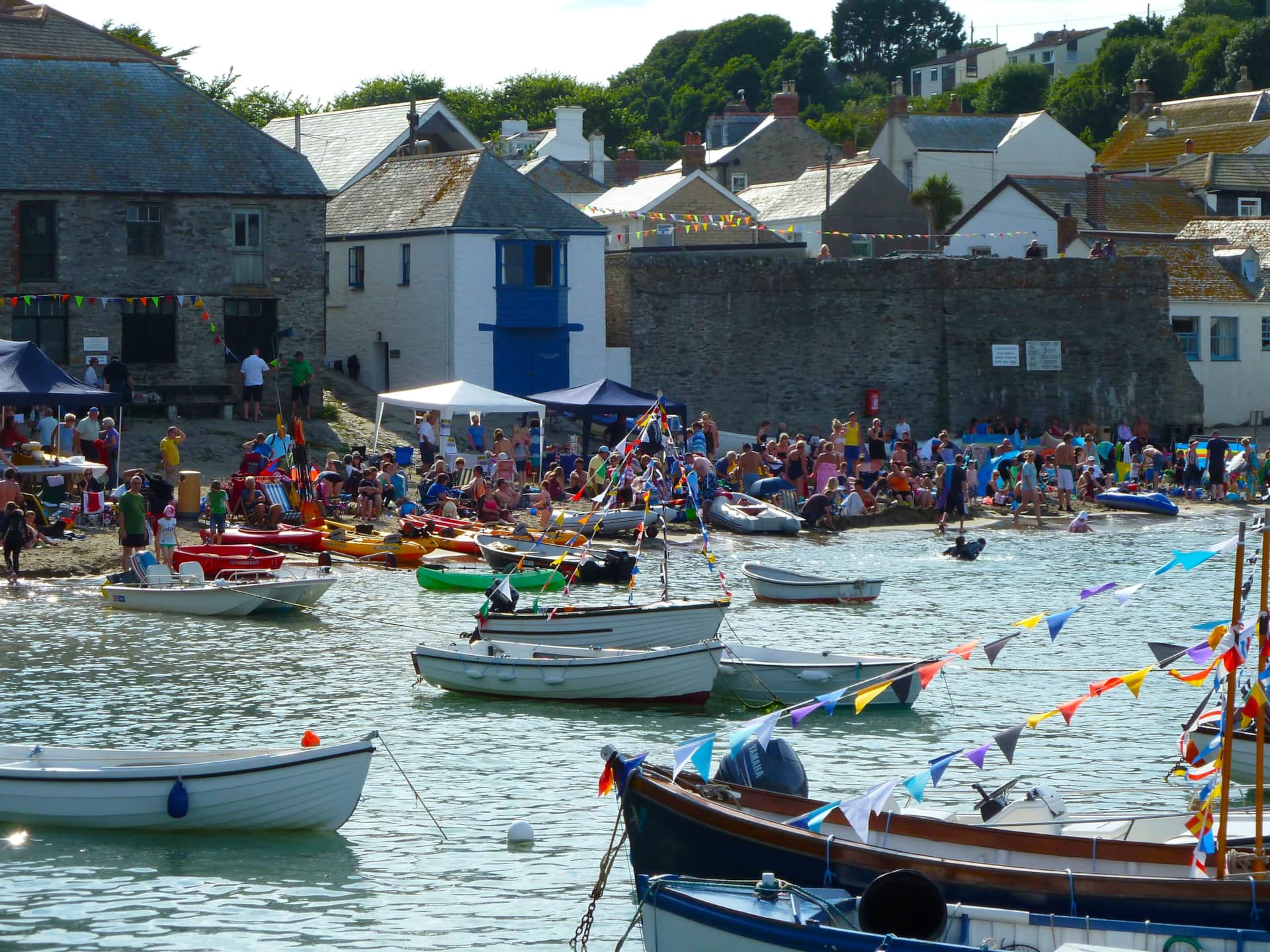 Cornwall Holiday Cottages – Gorran Haven Holidays | House by the Beach