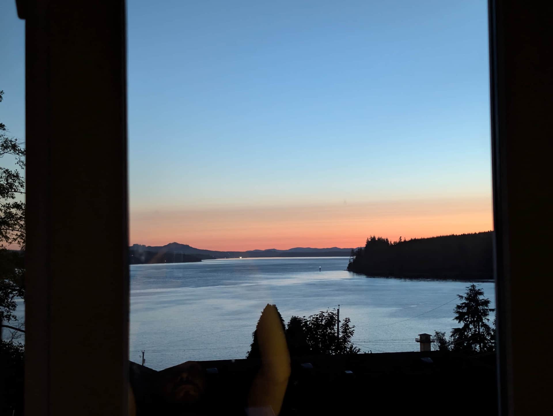 Alert Bay Accommodations | Waterfront Suites & Cottages