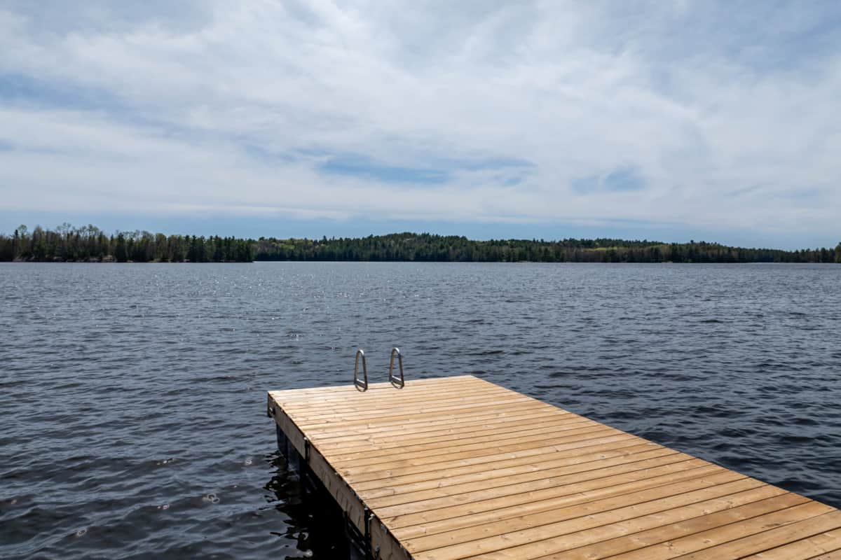Denvic House - a private lakefront retreat