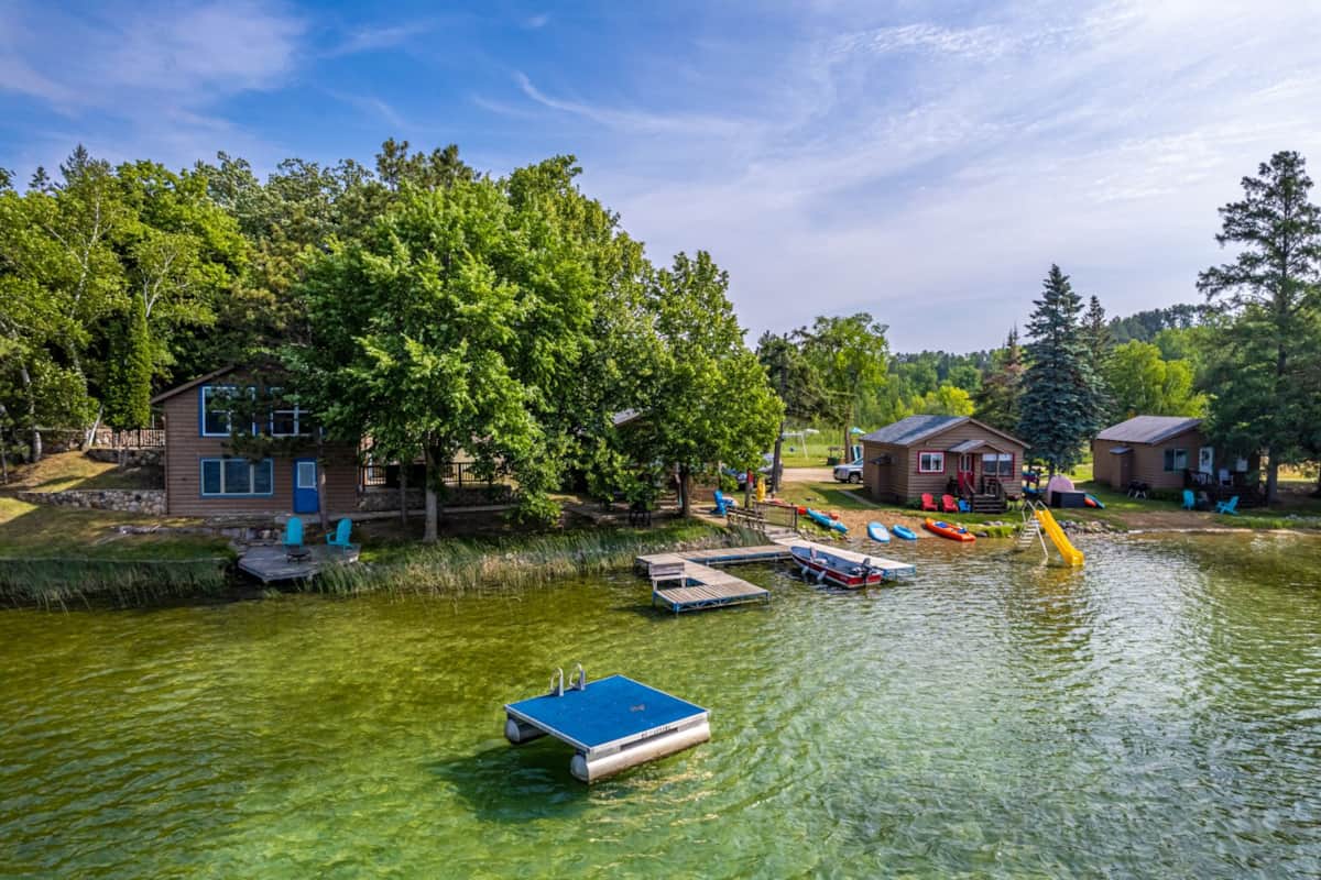 Cabin #5 - Lake House - Vacation Home in Lake Emma Township