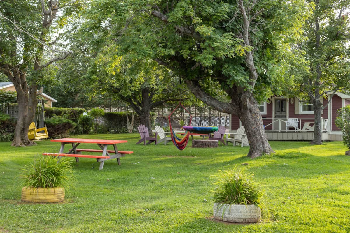 Home [avonleacottagespei.com]