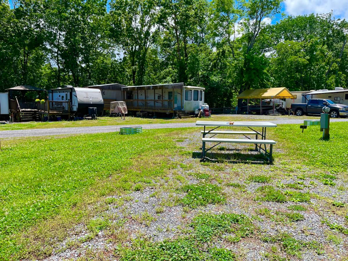 RV Site #45 Pull Through 50ftx32ft - Camping in Hardin